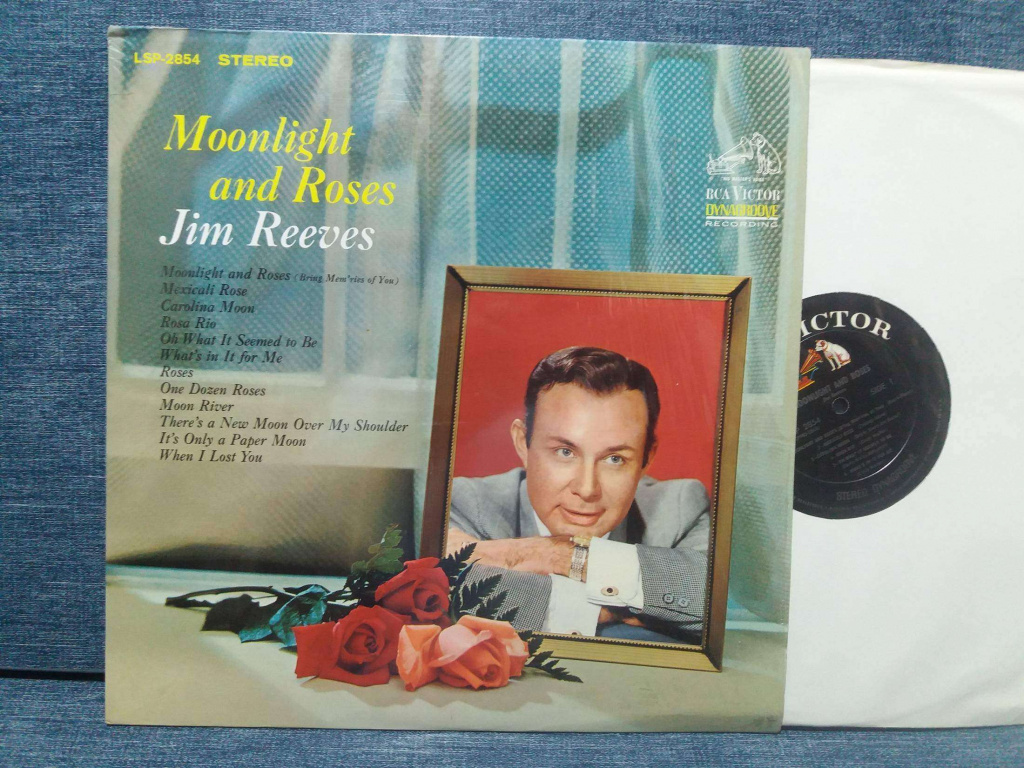 JIM REEVES MOONLIGHT ROSES